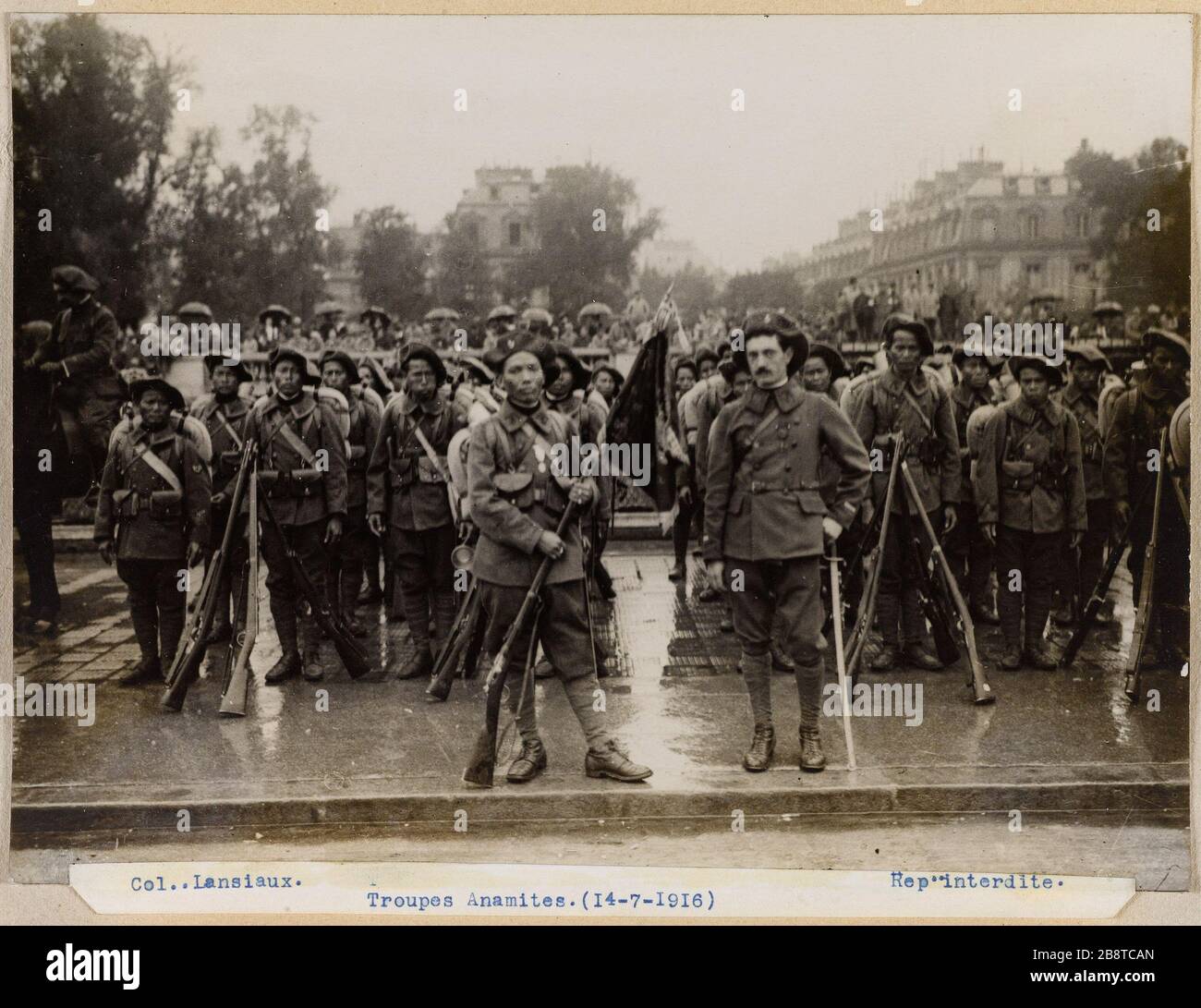 Anamites troops. (14-7-1916) Troupes anamites. Photographie de Charles ...