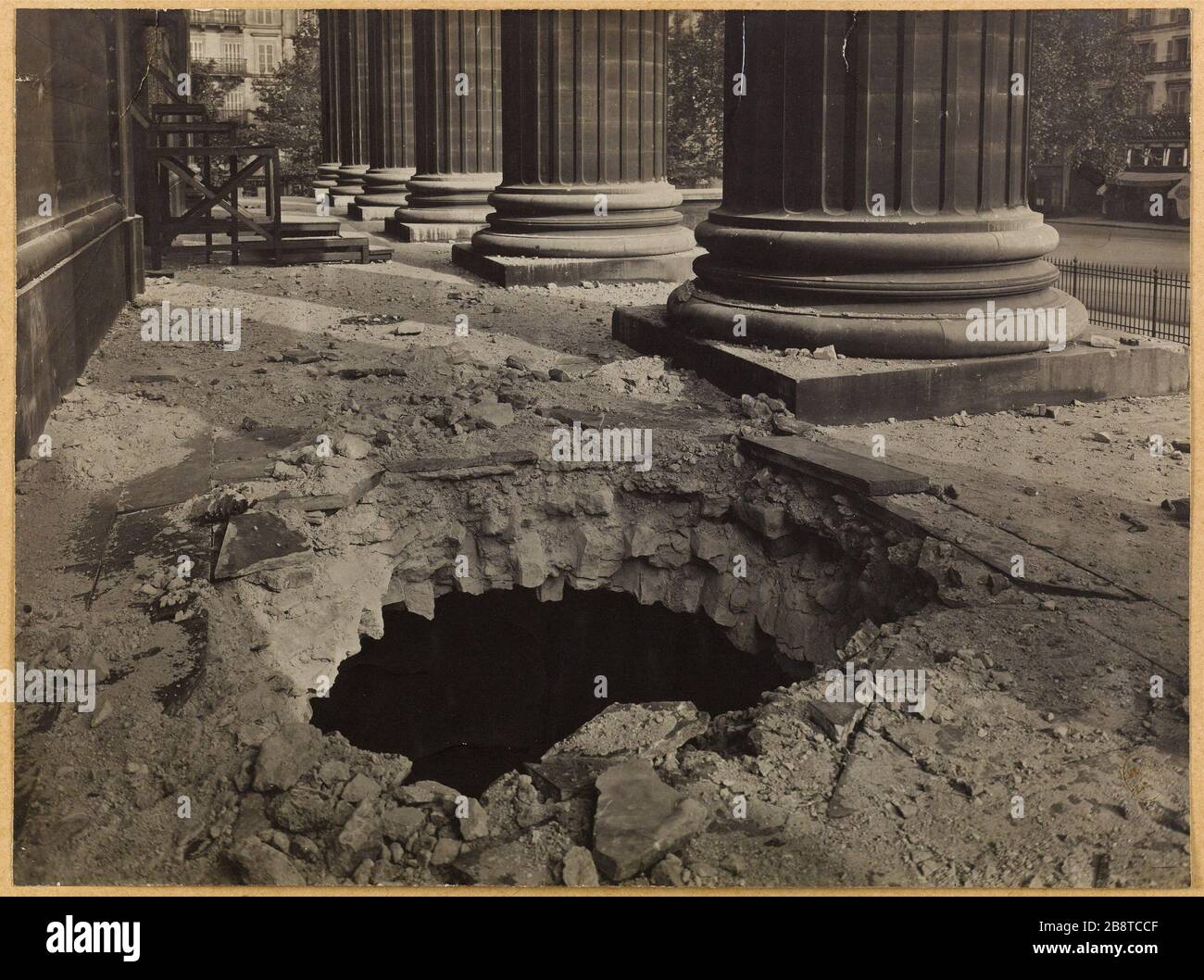 La Madeleine, May 30, 1918 / Point Fall of shells. Drop point of a ...