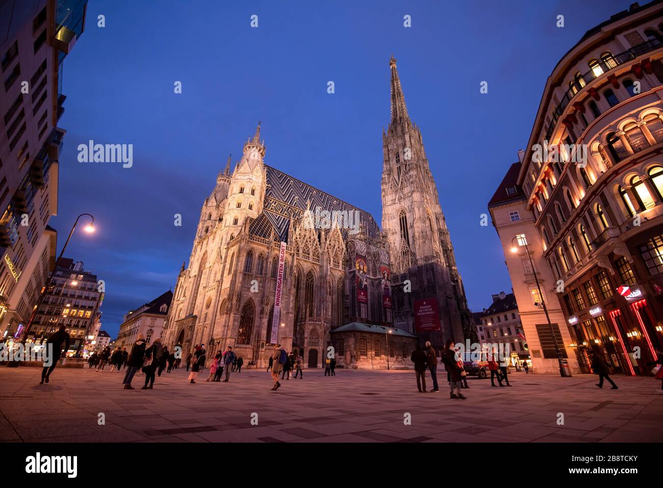 Stephansdom stephansplatz hi-res stock photography and images - Alamy