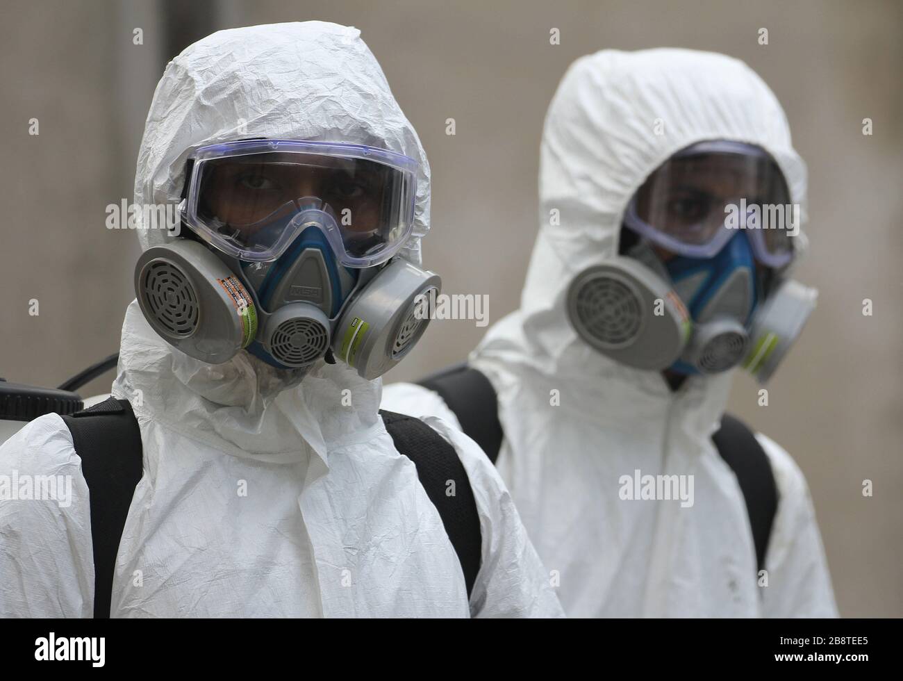 Colombo, Sri Lanka. 23rd Mar, 2020. Sri Lankan Navy officers is seen ...