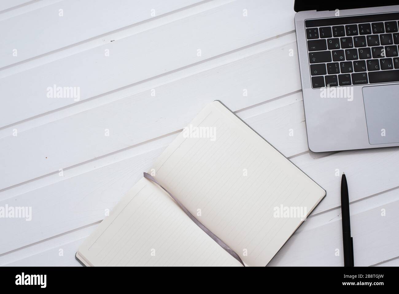 Minimal work hi-res stock photography and images - Alamy