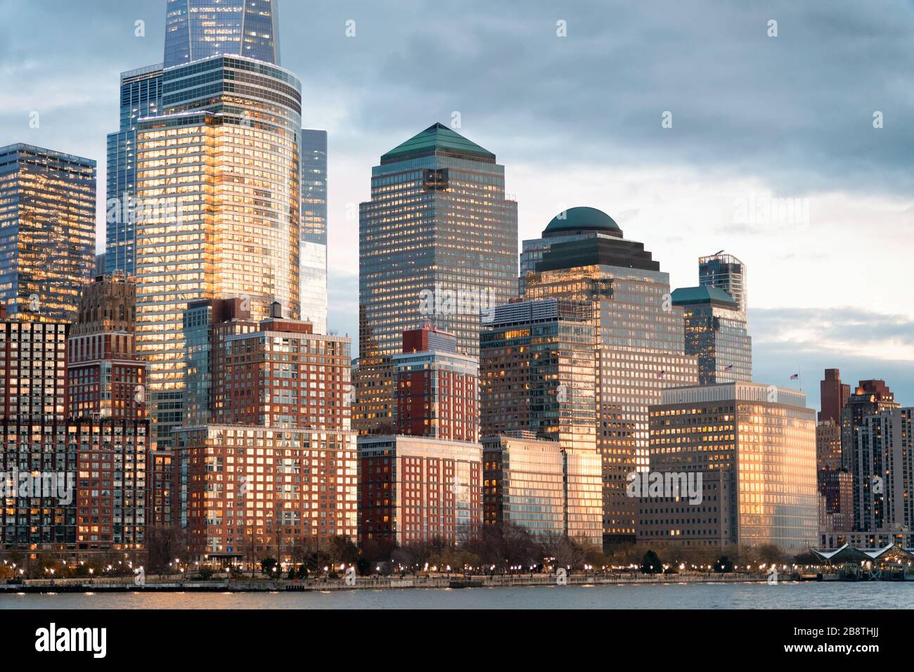 Sunset reflections downtown manhattan hi-res stock photography and ...