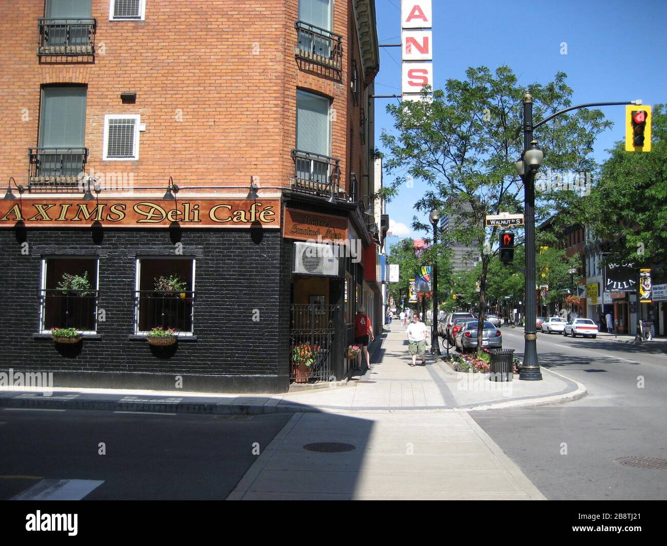 Walnut streets hi-res stock photography and images - Alamy