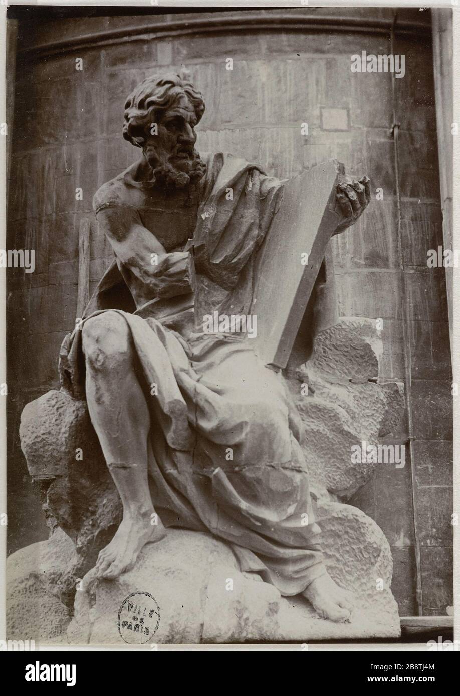 Saint luke statue hi-res stock photography and images - Alamy