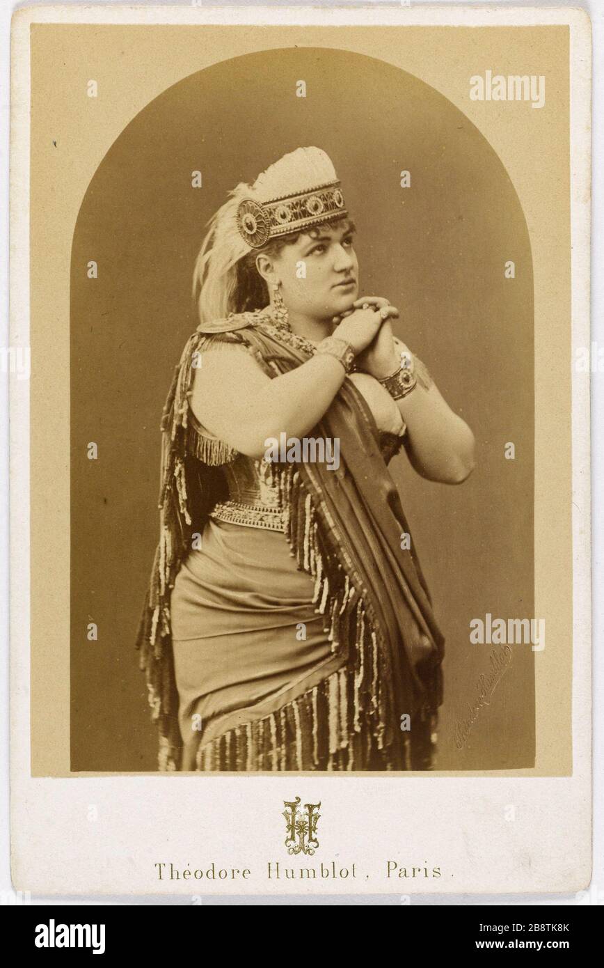 Portrait of Durand, actress "Durand, actrice". Photographie de Théodore ...