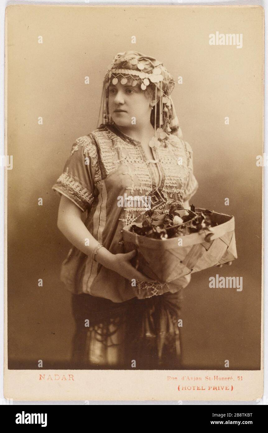 Portrait of Debray, actress "Debray, actrice". Photographie de l ...