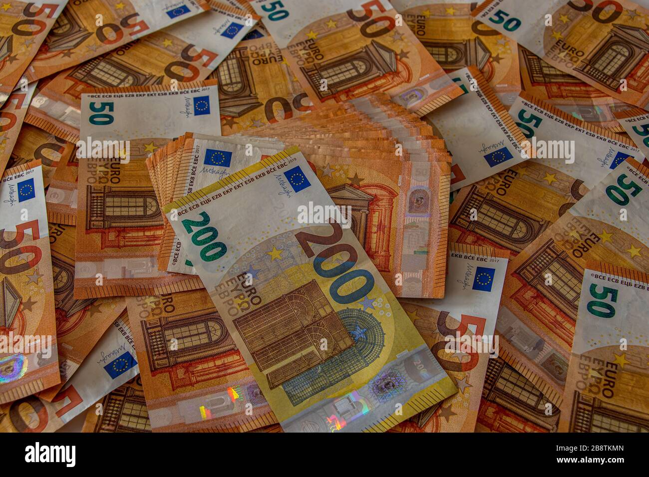 200 euro note hi-res stock photography and images - Alamy