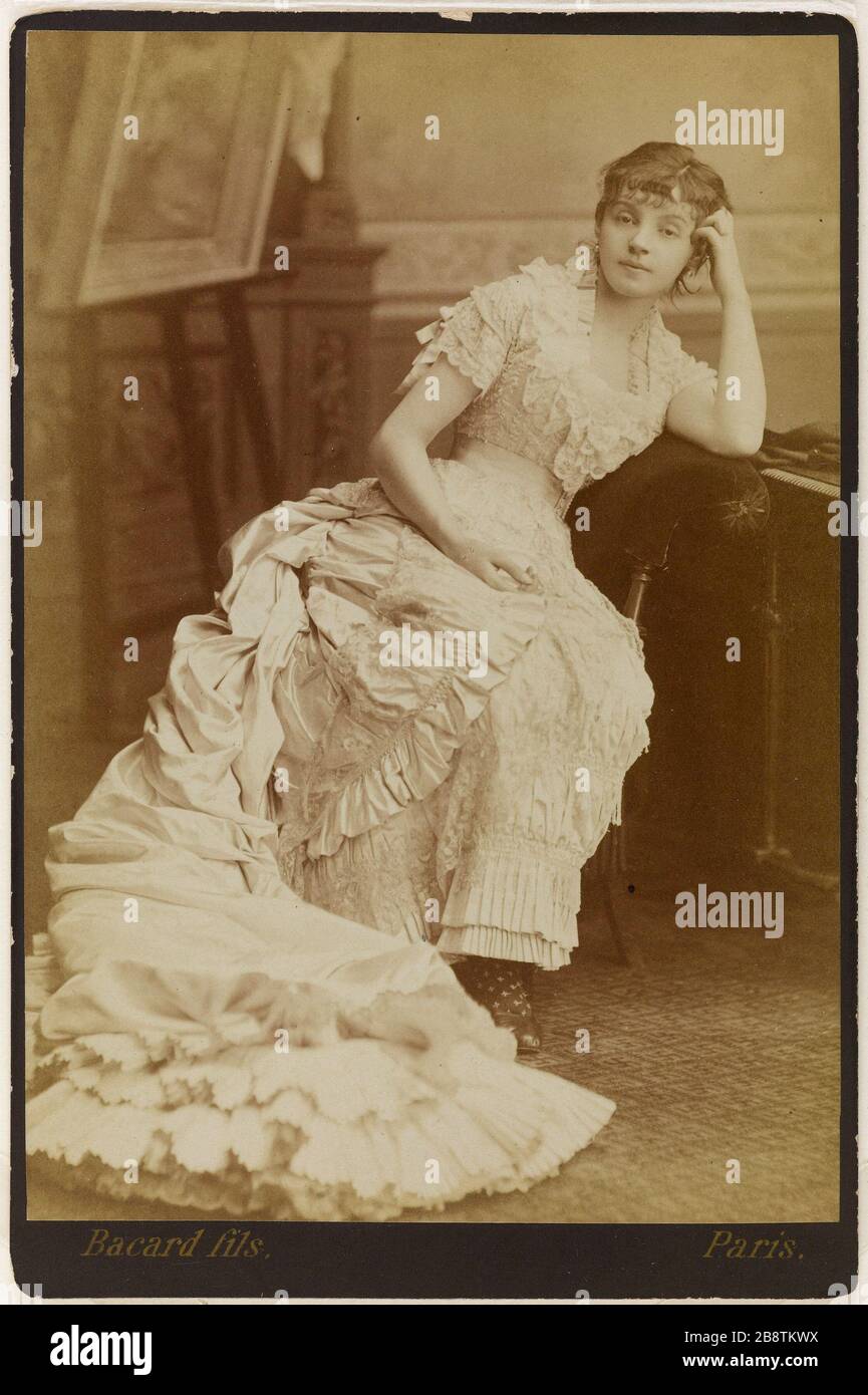 Portrait of Rejane, actress (Gabrielle Réju lady said Porel) (1856-1920 ...