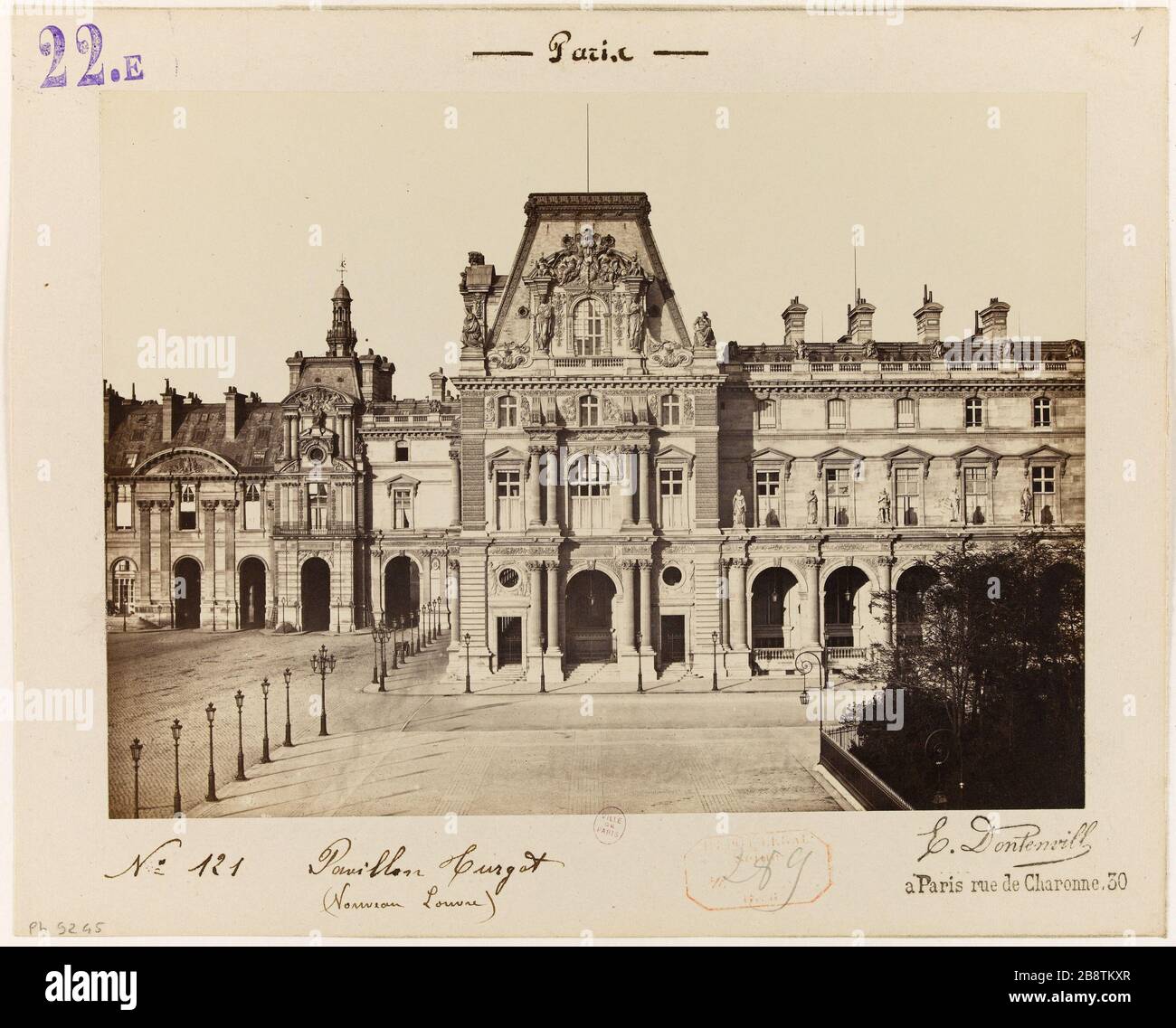 New louvre pavilion hi-res stock photography and images - Alamy