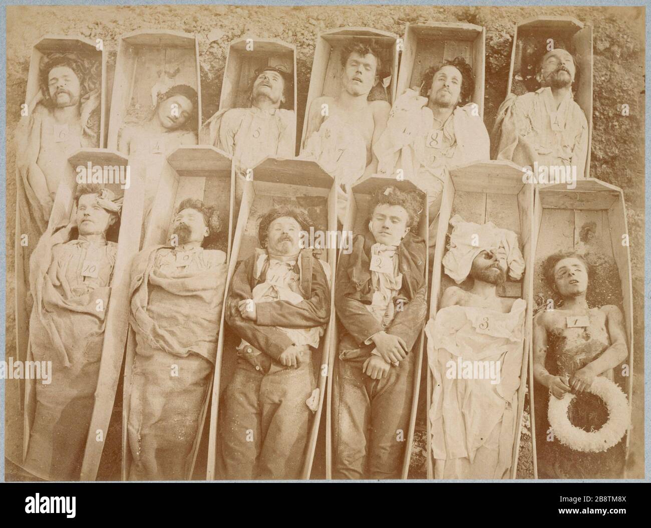 PARIS - COMMON - BODIES OF COMMUNARDS Morts de la Commune, 1871 ...