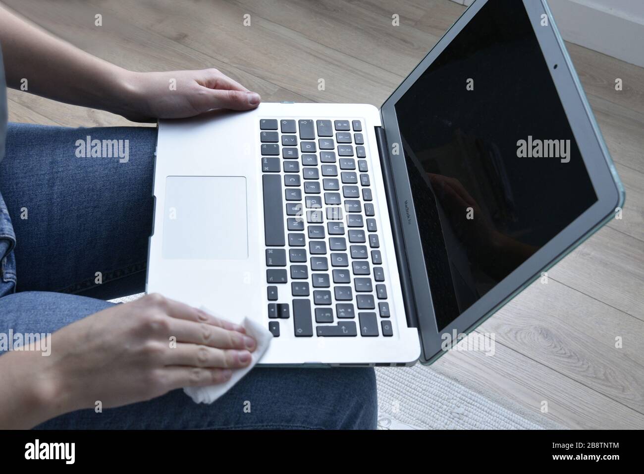 Wipe disinfection hi-res stock photography and images - Alamy