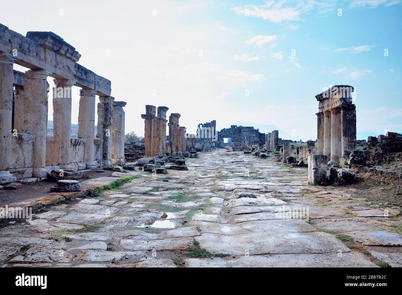 Hierapolis ancient city ruins, North Roman Gate, Pamukkale, Denizli, Turkey Stock Photo - Alamy