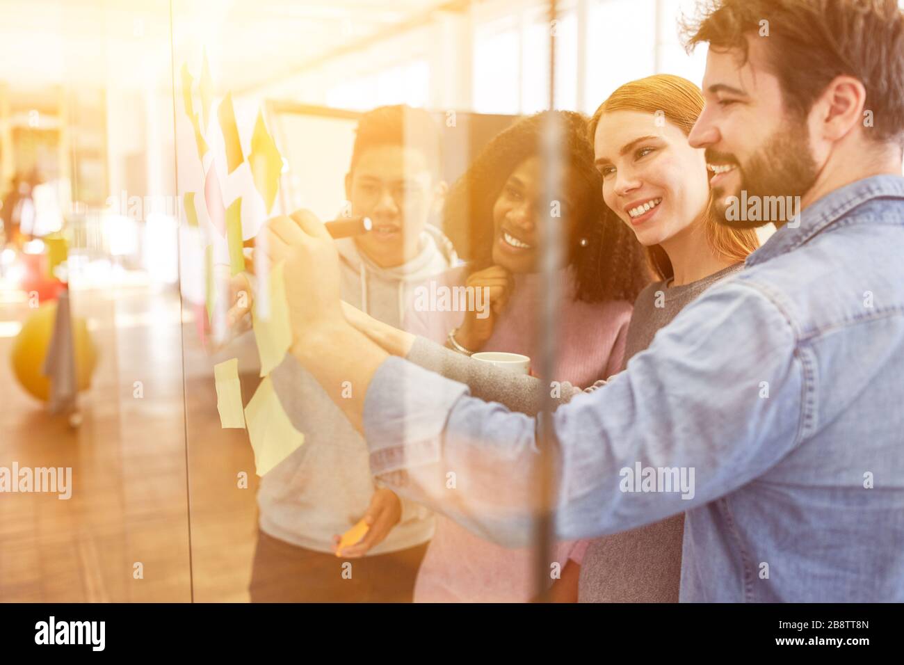 Team stands hi-res stock photography and images - Alamy