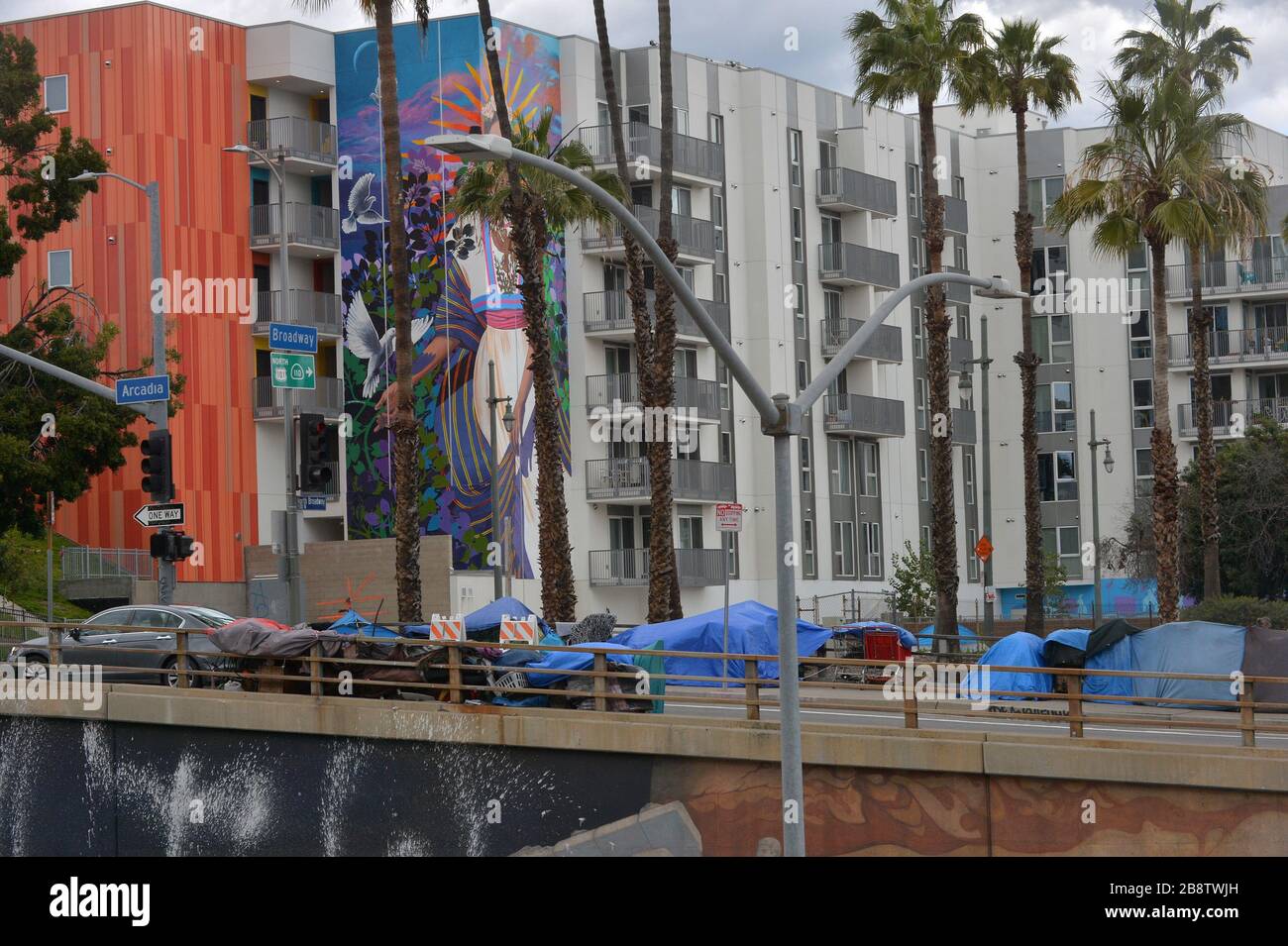 101 freeway homeless hi-res stock photography and images - Alamy