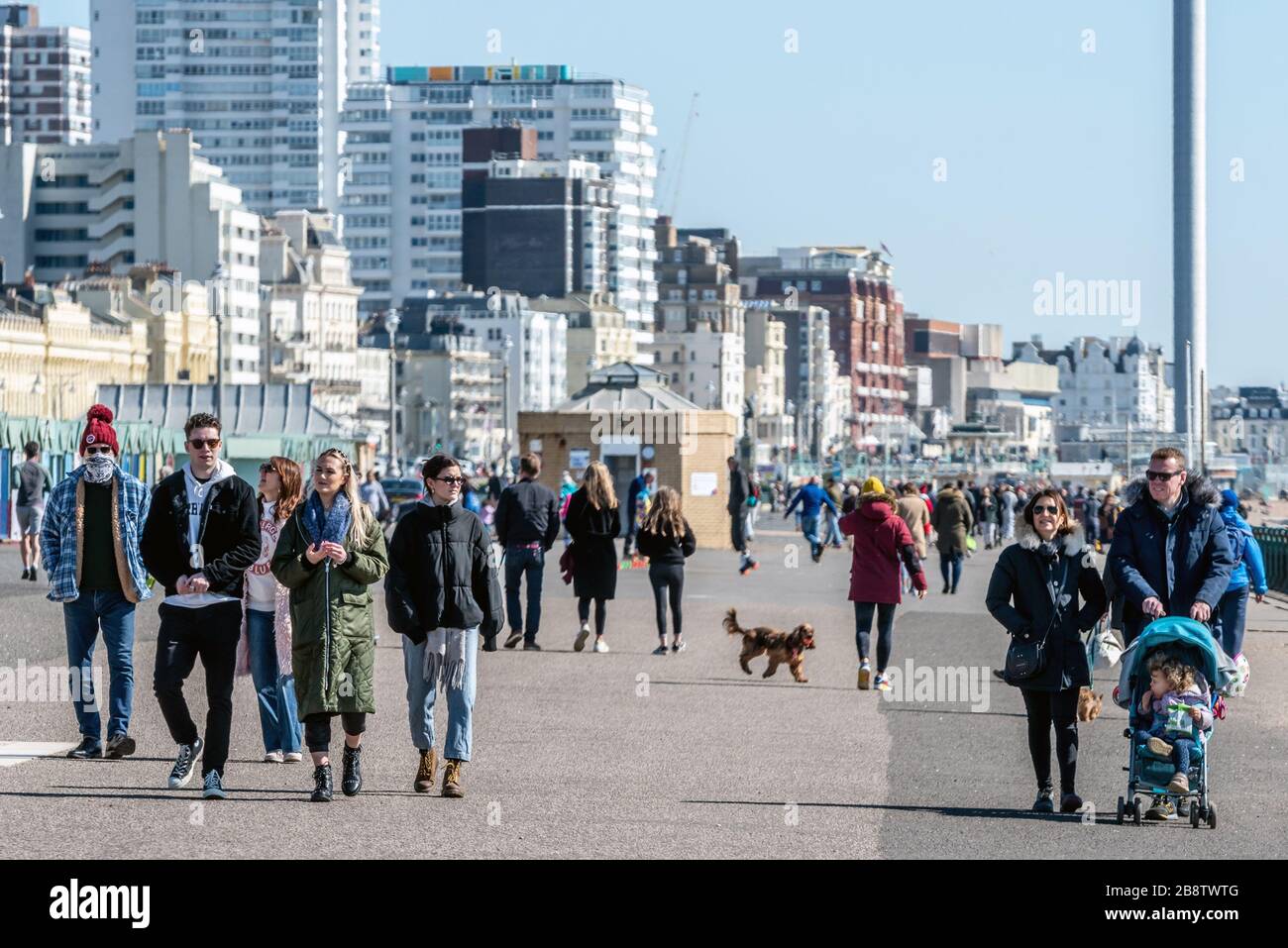 Hove seafront crowds hi-res stock photography and images - Alamy