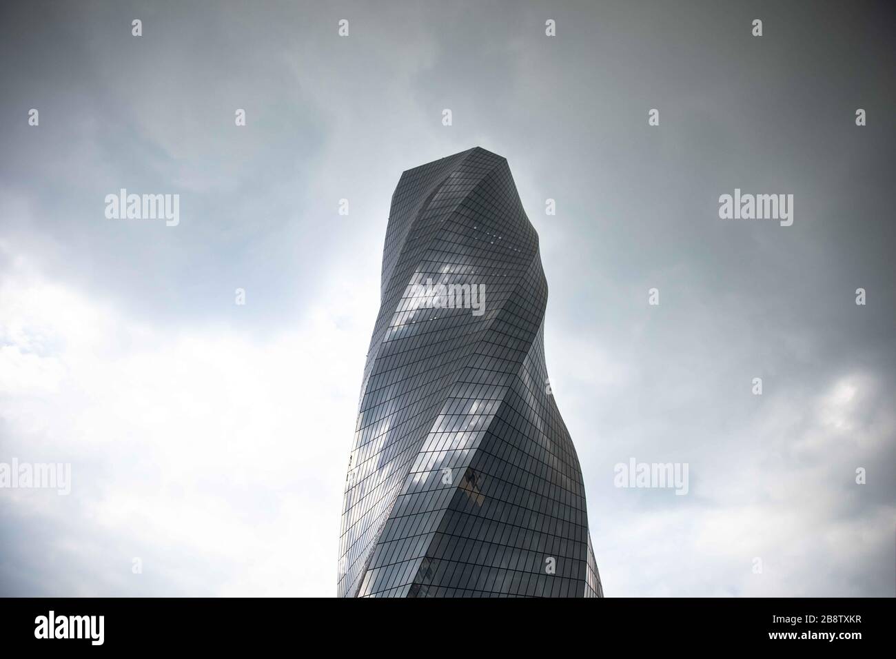United Tower In Bahrain Stock Photo - Alamy