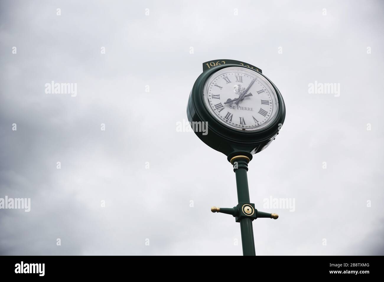 Hotel clock hi-res stock photography and images - Alamy