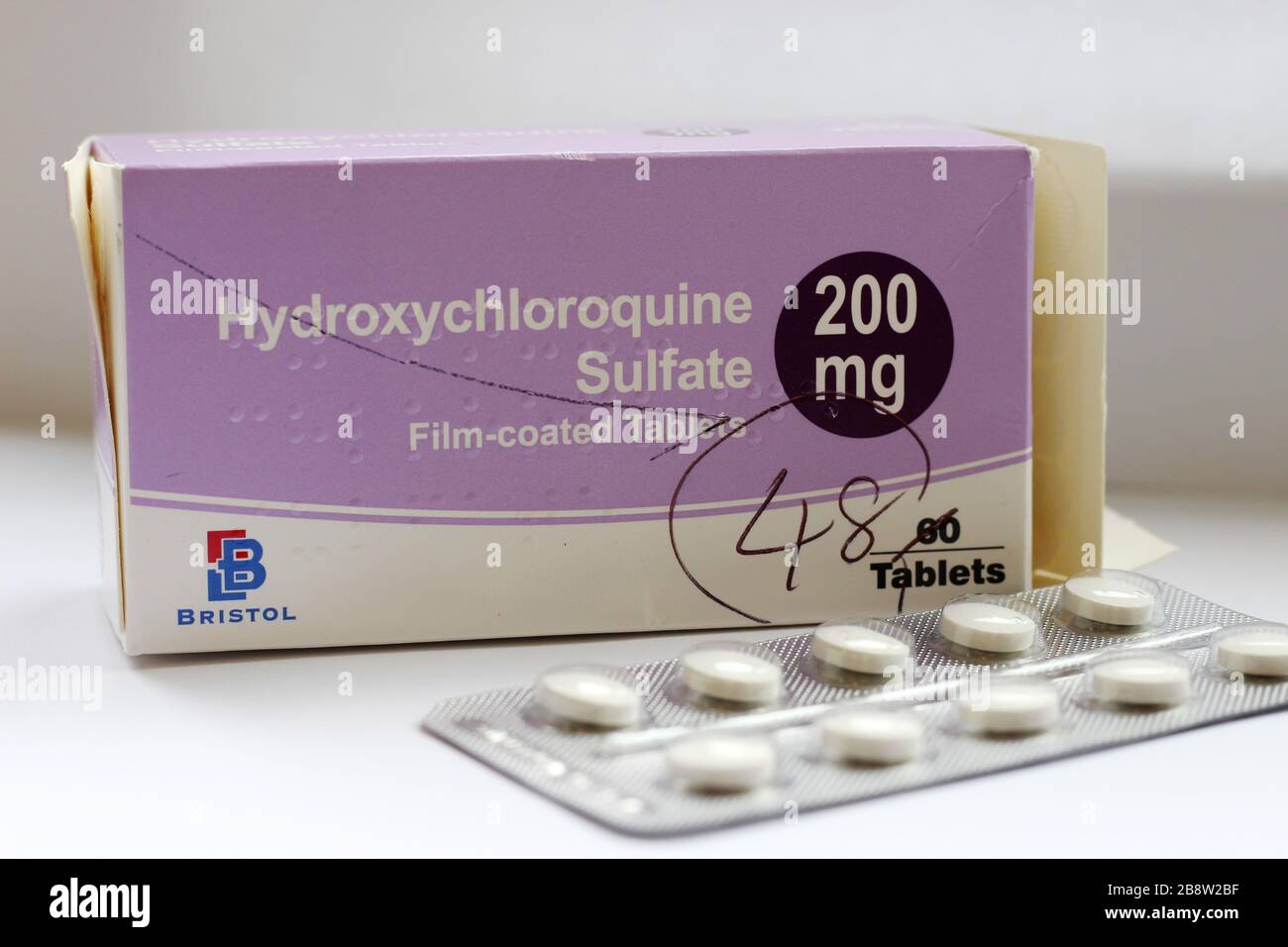 Chloroquine tablet hi-res stock photography and images - Alamy