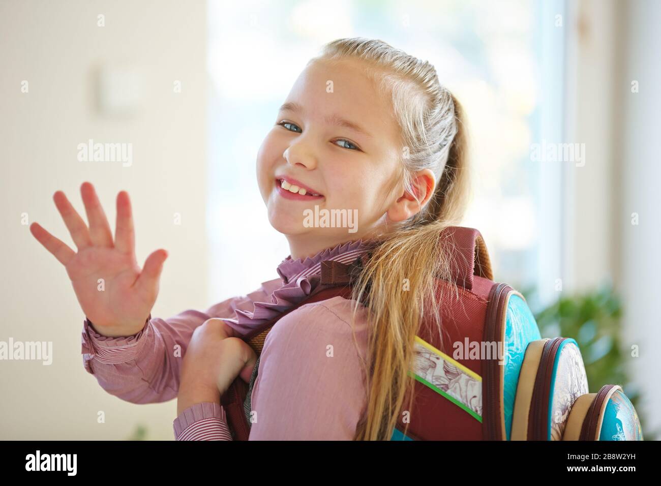 Girl goodbye hi-res stock photography and images - Alamy