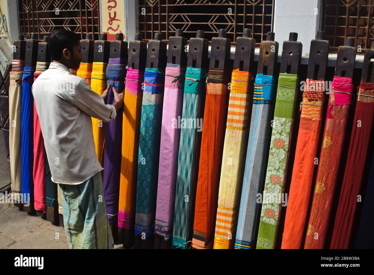 Drying saris outside of a sari mill ( India Stock Photo - Alamy