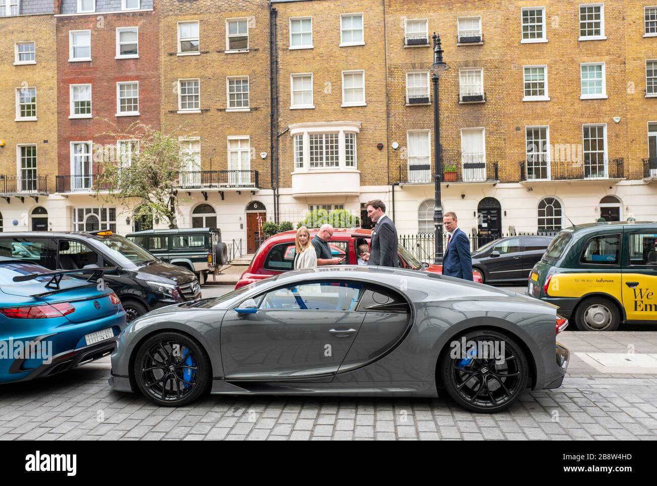 Bugatti chiron super car hi-res stock photography and images - Alamy