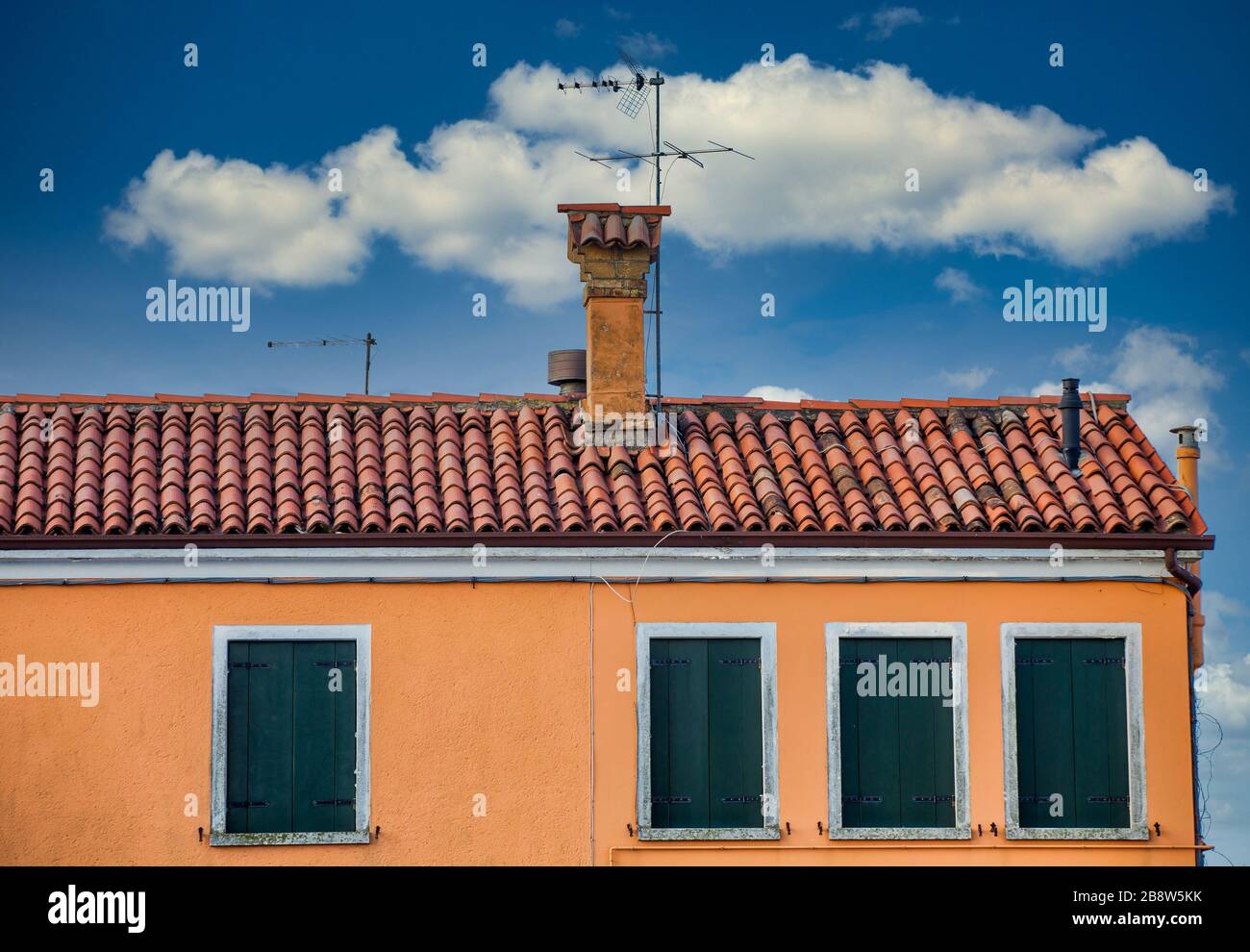 Red clay tile roofs hi-res stock photography and images - Alamy