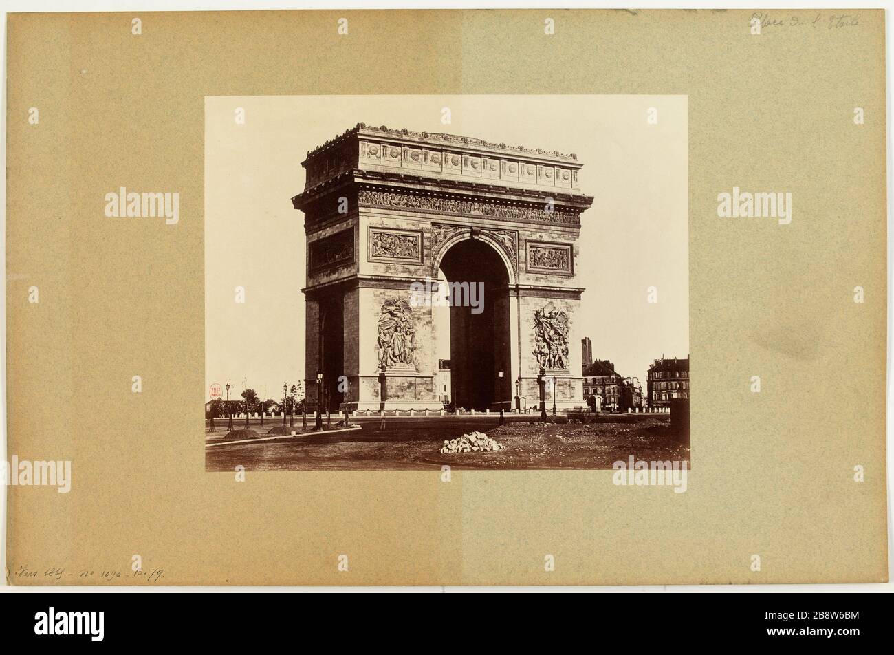 Paris november city hall hi-res stock photography and images - Alamy