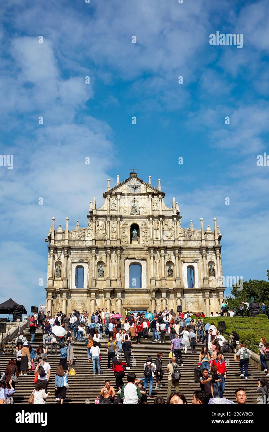 Crowd of tourists at the Ruins of Saint Paul's, a 17th-century Catholic ...