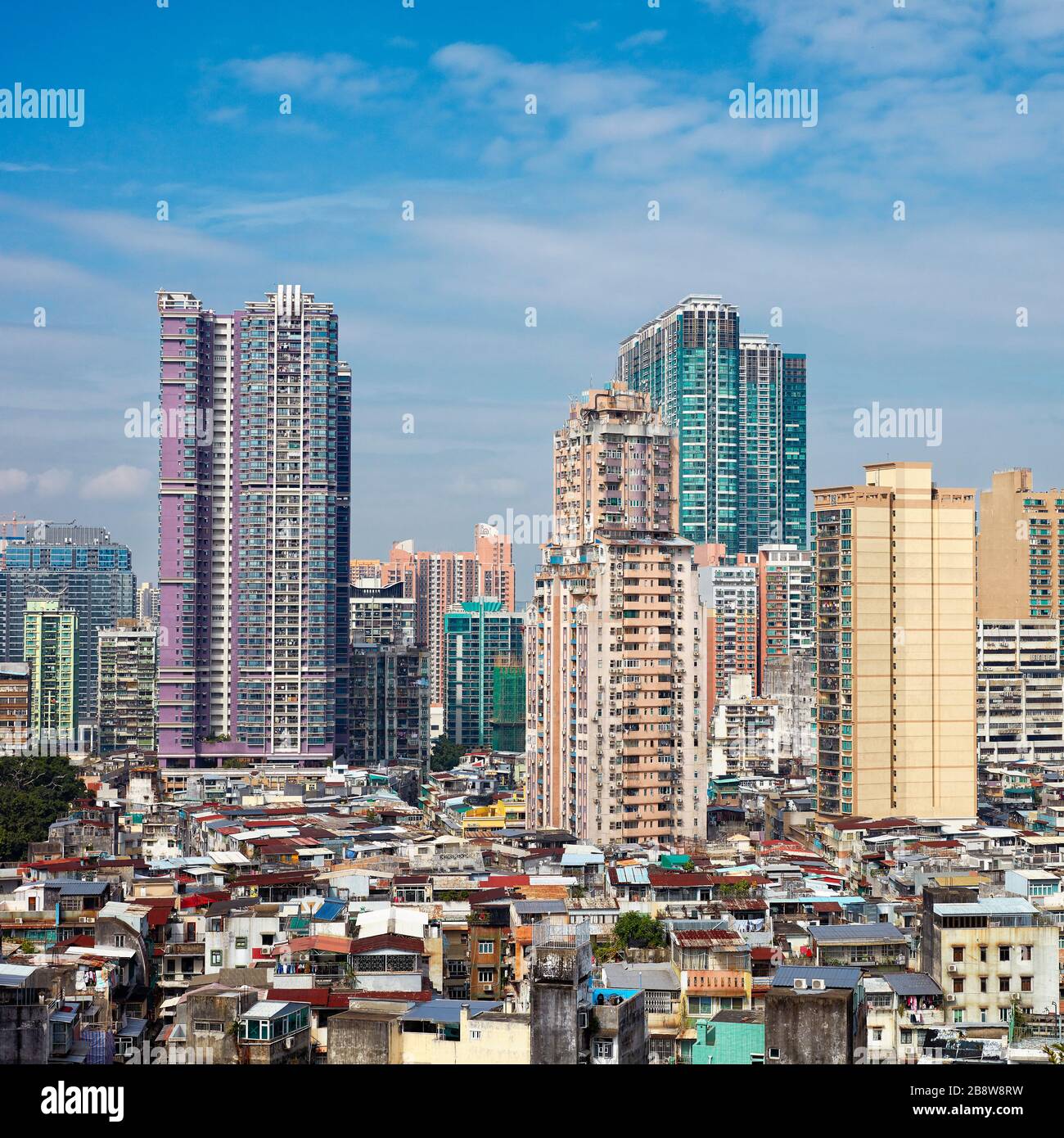 Dense housing hi-res stock photography and images - Alamy