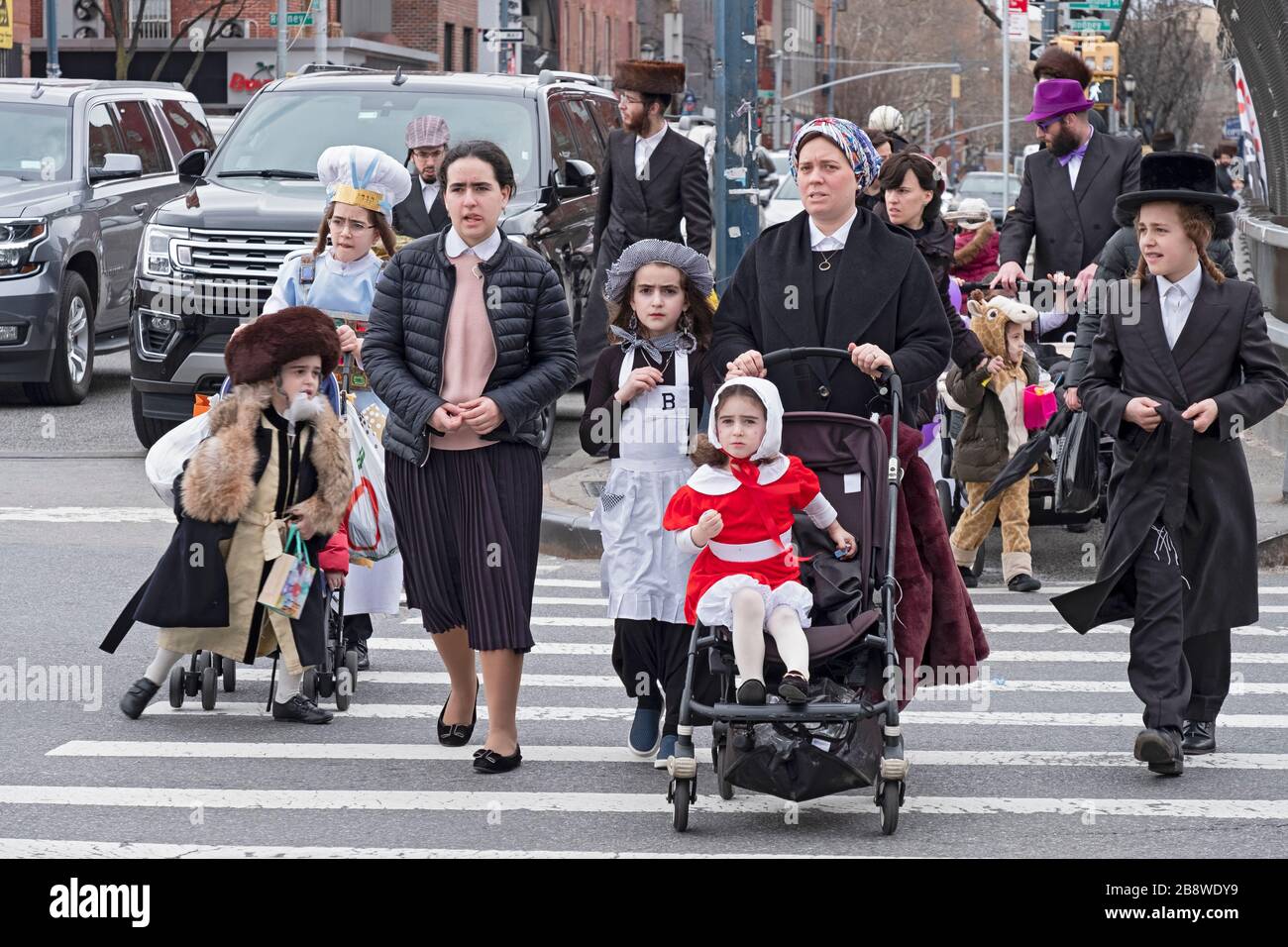 Ultra orthodox religious jewish women hi-res stock photography and ...