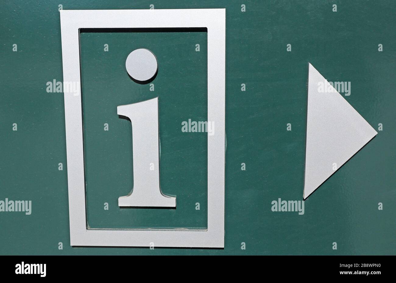 Green sign arrow letter hi-res stock photography and images - Alamy
