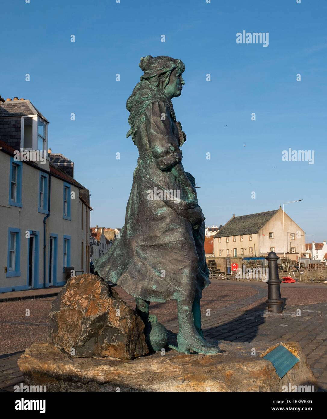 Memorial statue pittenweem hi-res stock photography and images - Alamy