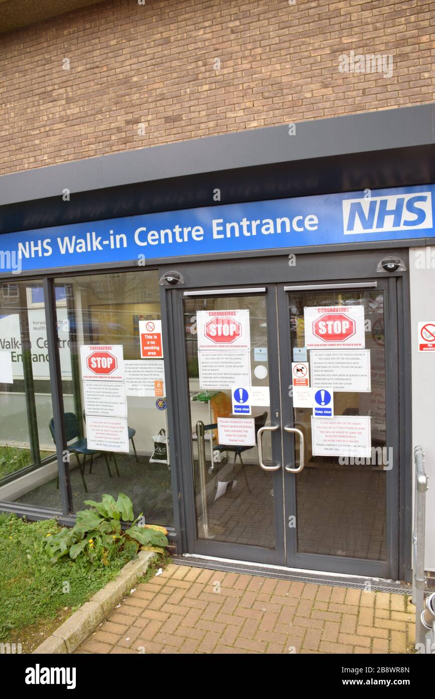 Nhs walk in centre hi-res stock photography and images - Alamy