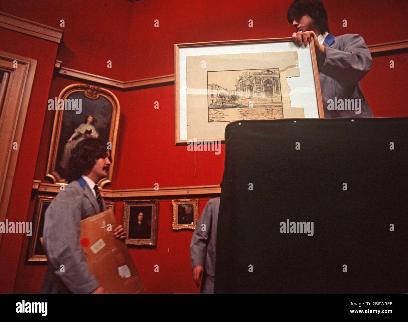 Auction rooms hi-res stock photography and images - Alamy