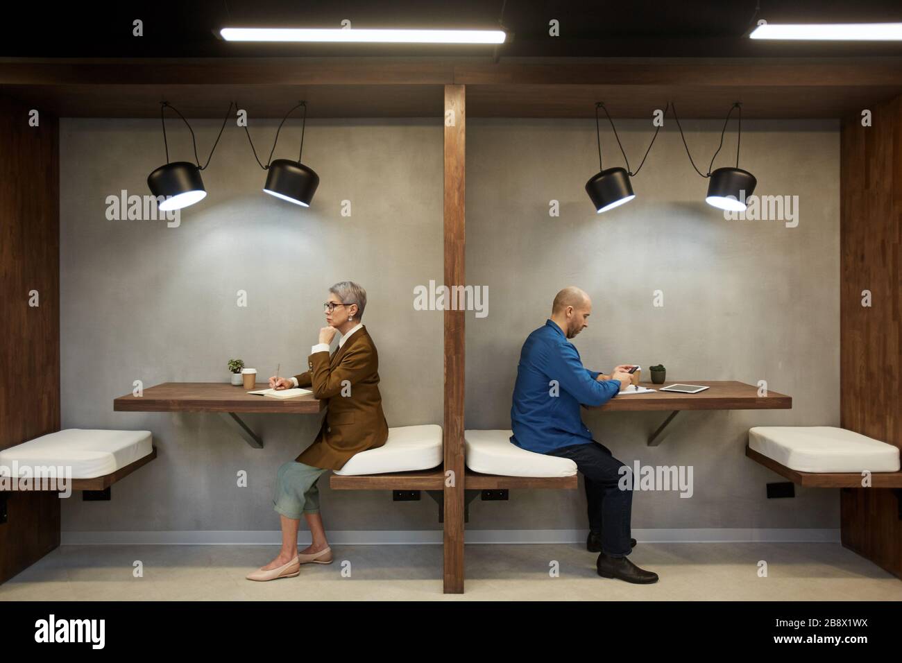 Cafe booths hi-res stock photography and images - Alamy