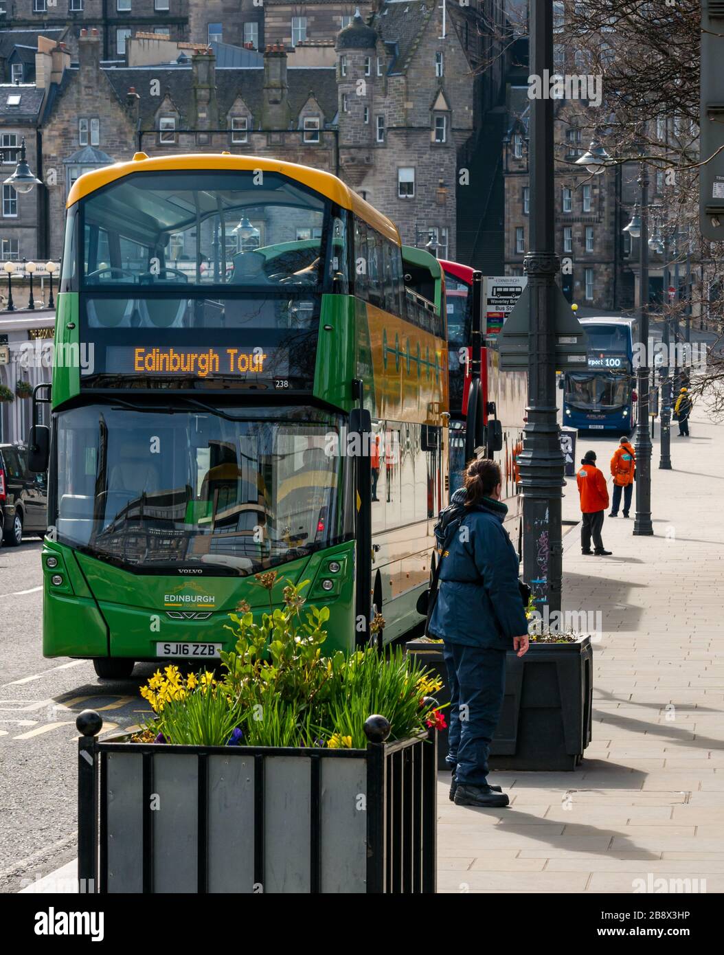 Empty bus hi-res stock photography and images - Alamy