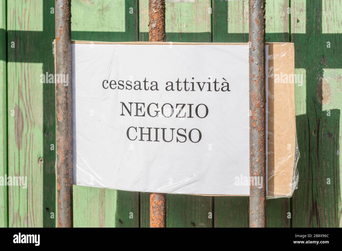 Negozio hi-res stock photography and images - Alamy