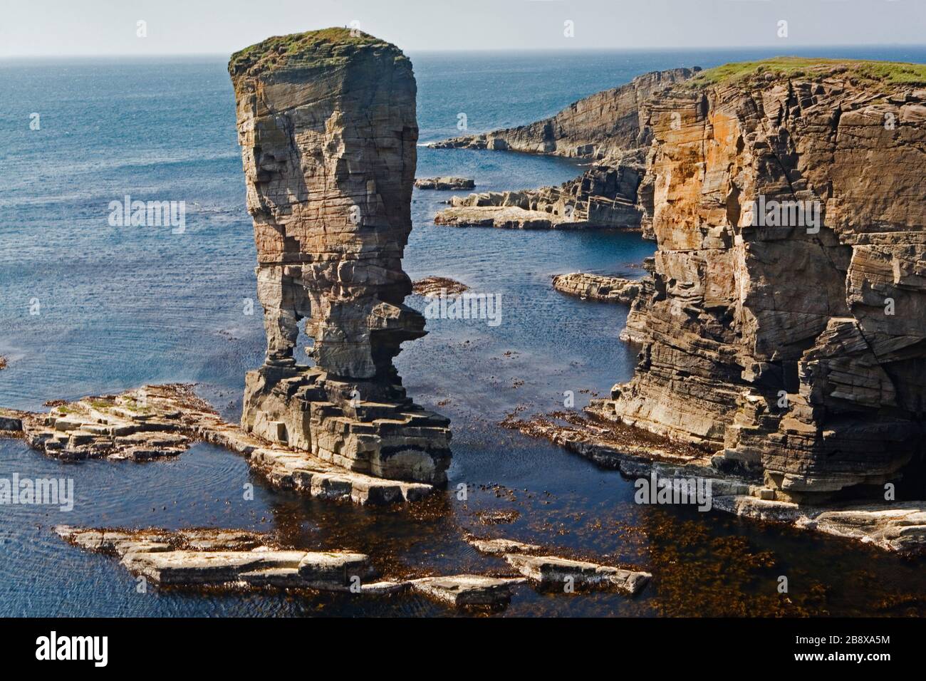 Yesnaby castle sea stack rock hi-res stock photography and images - Alamy