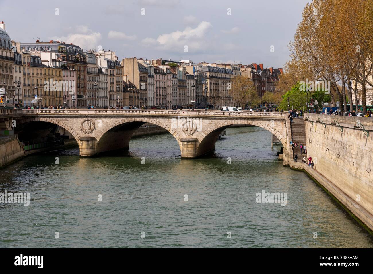 Paris bridge over river seine Stock Photo - Alamy