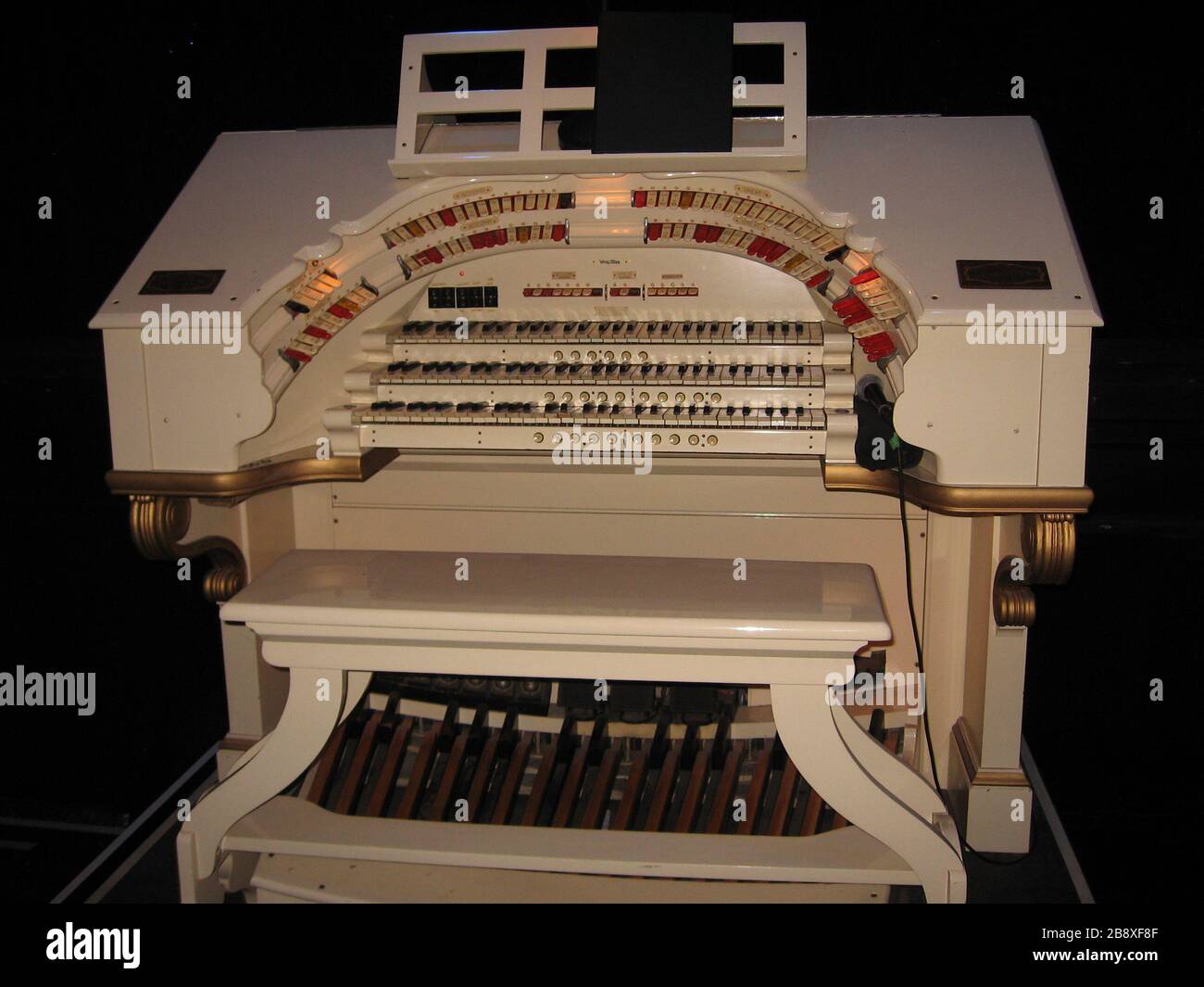 Organ console hi-res stock photography and images - Alamy
