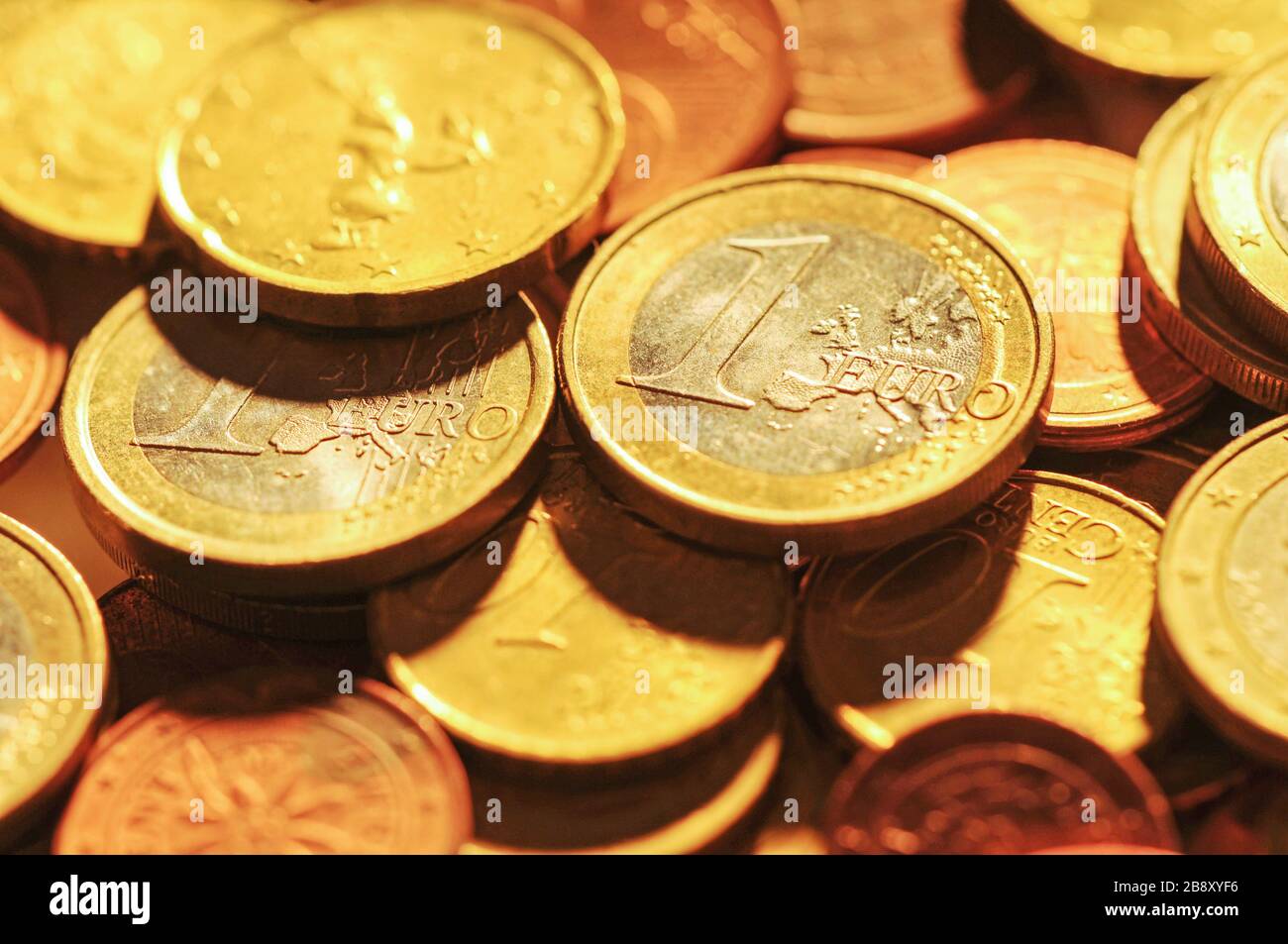 Eu currency hi-res stock photography and images - Alamy