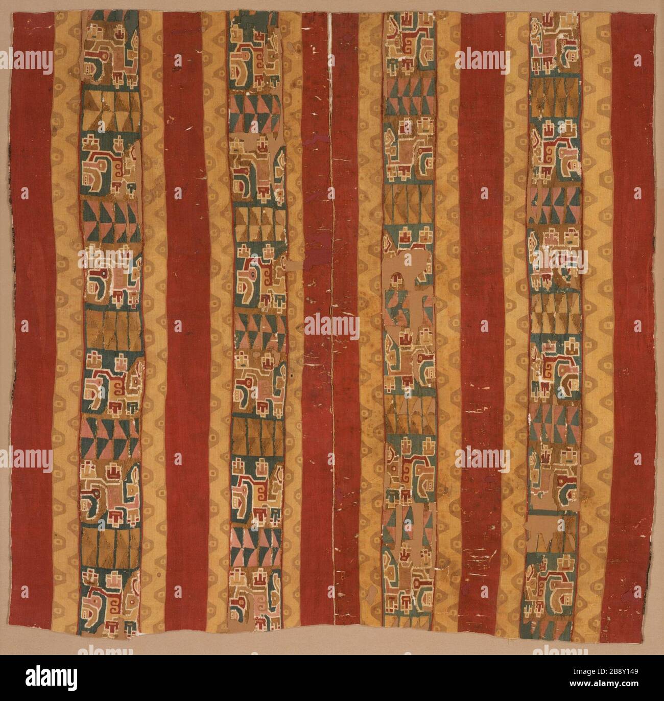 Wari textiles hi-res stock photography and images - Alamy