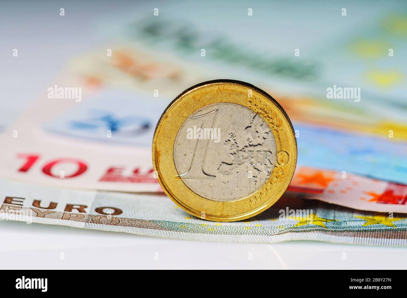 Eu currency hi-res stock photography and images - Alamy