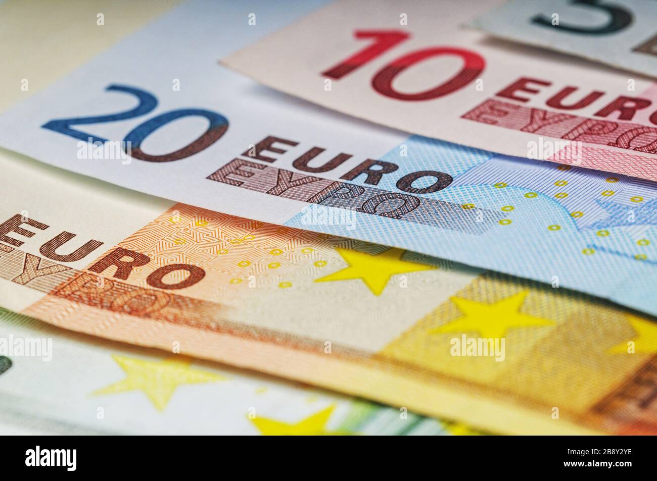 Cash money euro 500 coins hi-res stock photography and images - Alamy