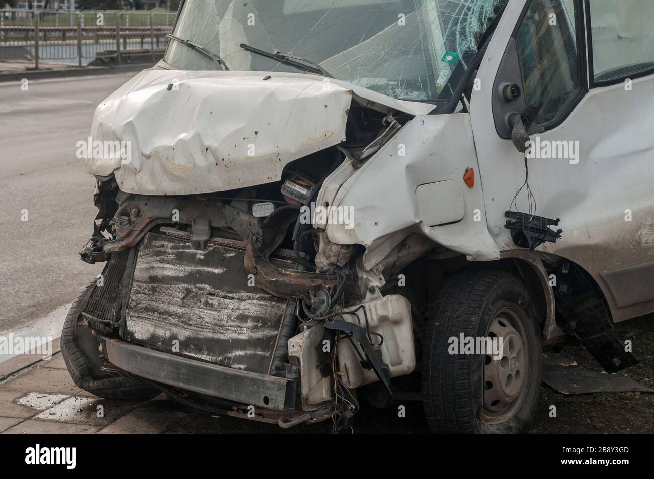 Destroyed Minibus High Resolution Stock Photography and Images - Alamy