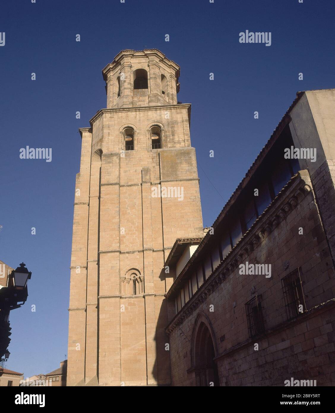 TORRE DE PLANTA CUADRADA CONSERVA DE EPOCA ROMANICA SOLO LOS DOS ...