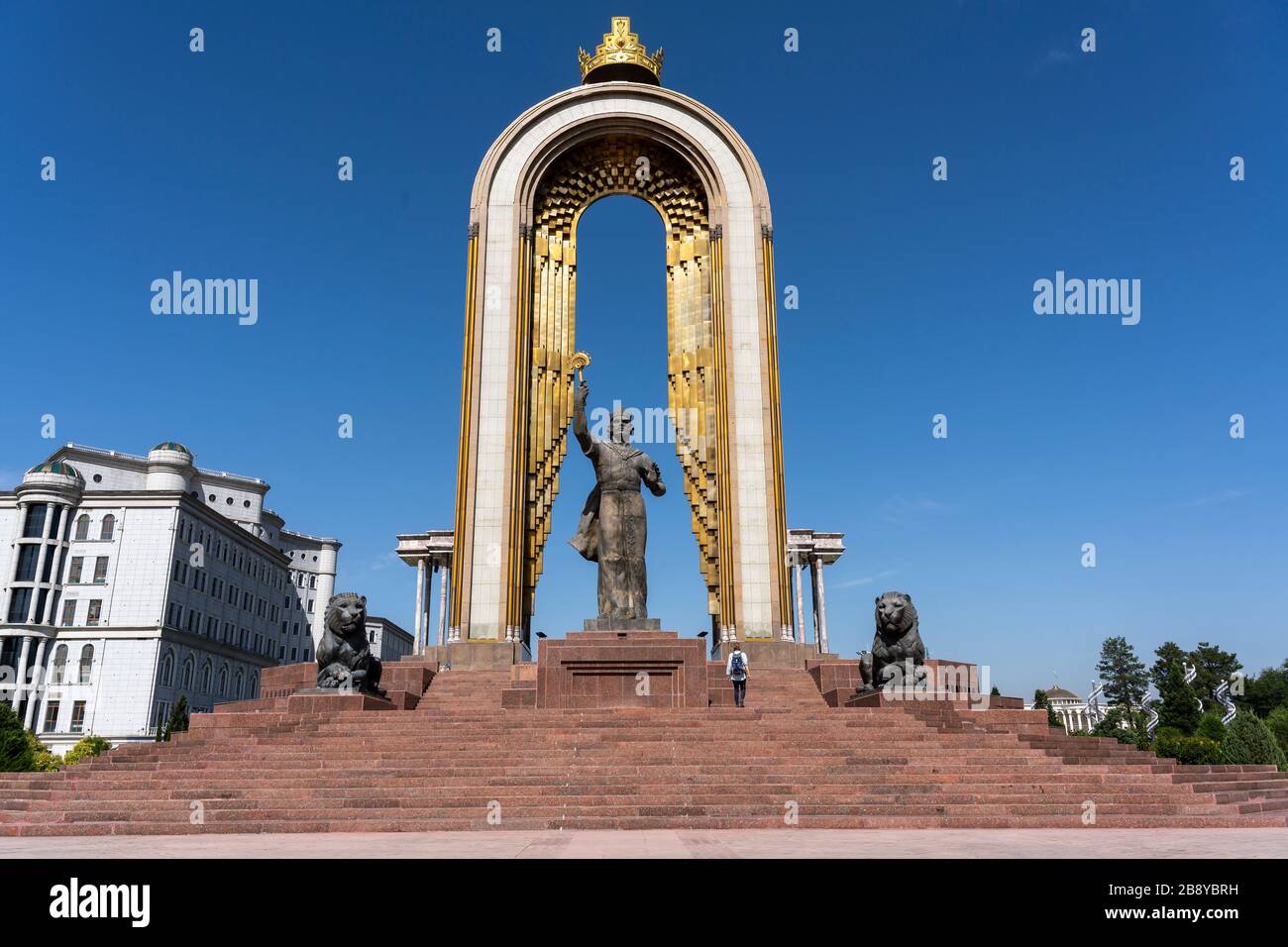 Statue of ismail somoni hi-res stock photography and images - Alamy