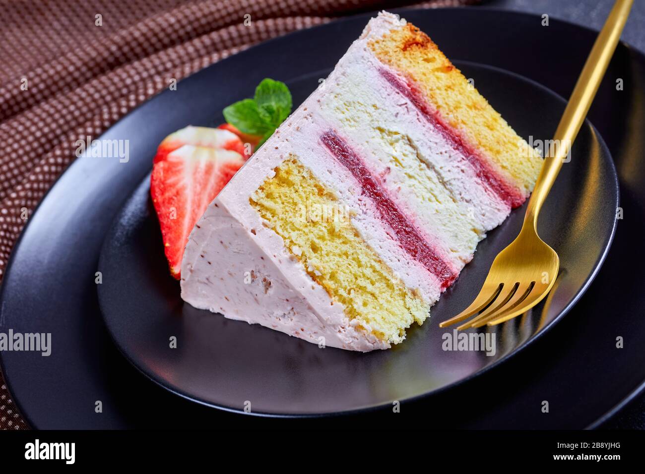 Pink sponge cake slice hi-res stock photography and images - Alamy