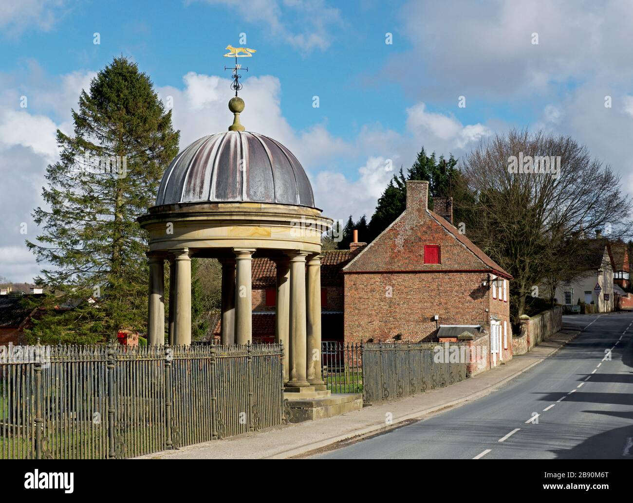 Sledmere village hi-res stock photography and images - Alamy