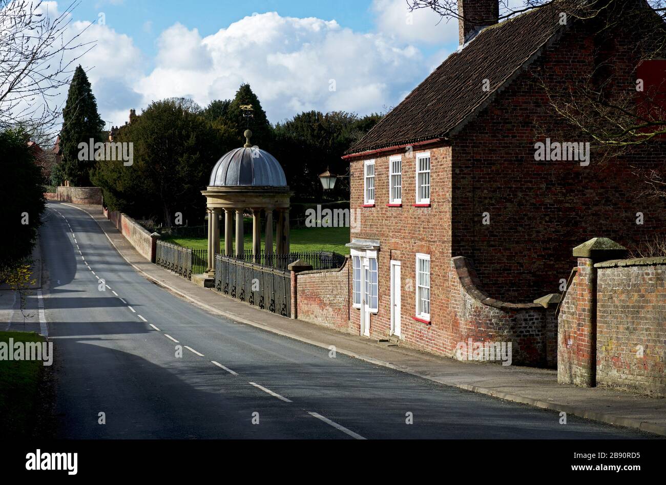 Sledmere house east yorkshire uk hi-res stock photography and images ...